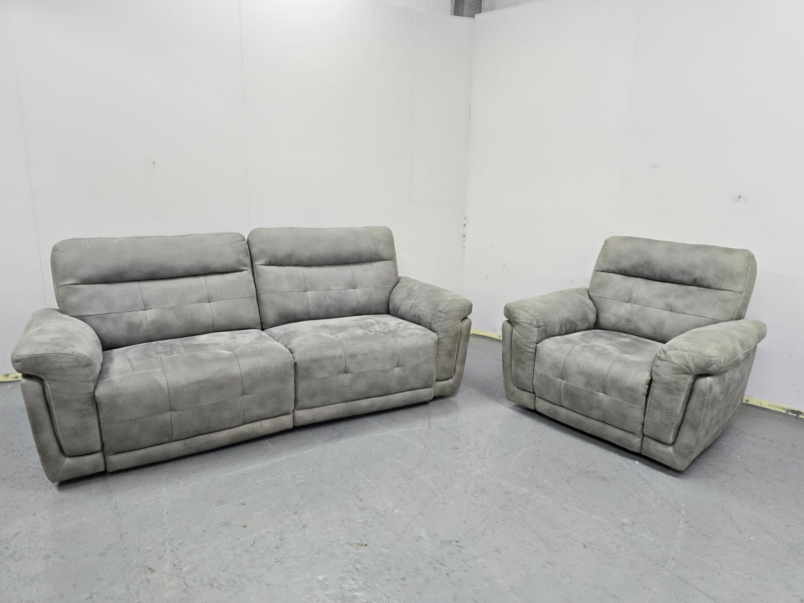 Ex display recliner sofa store
