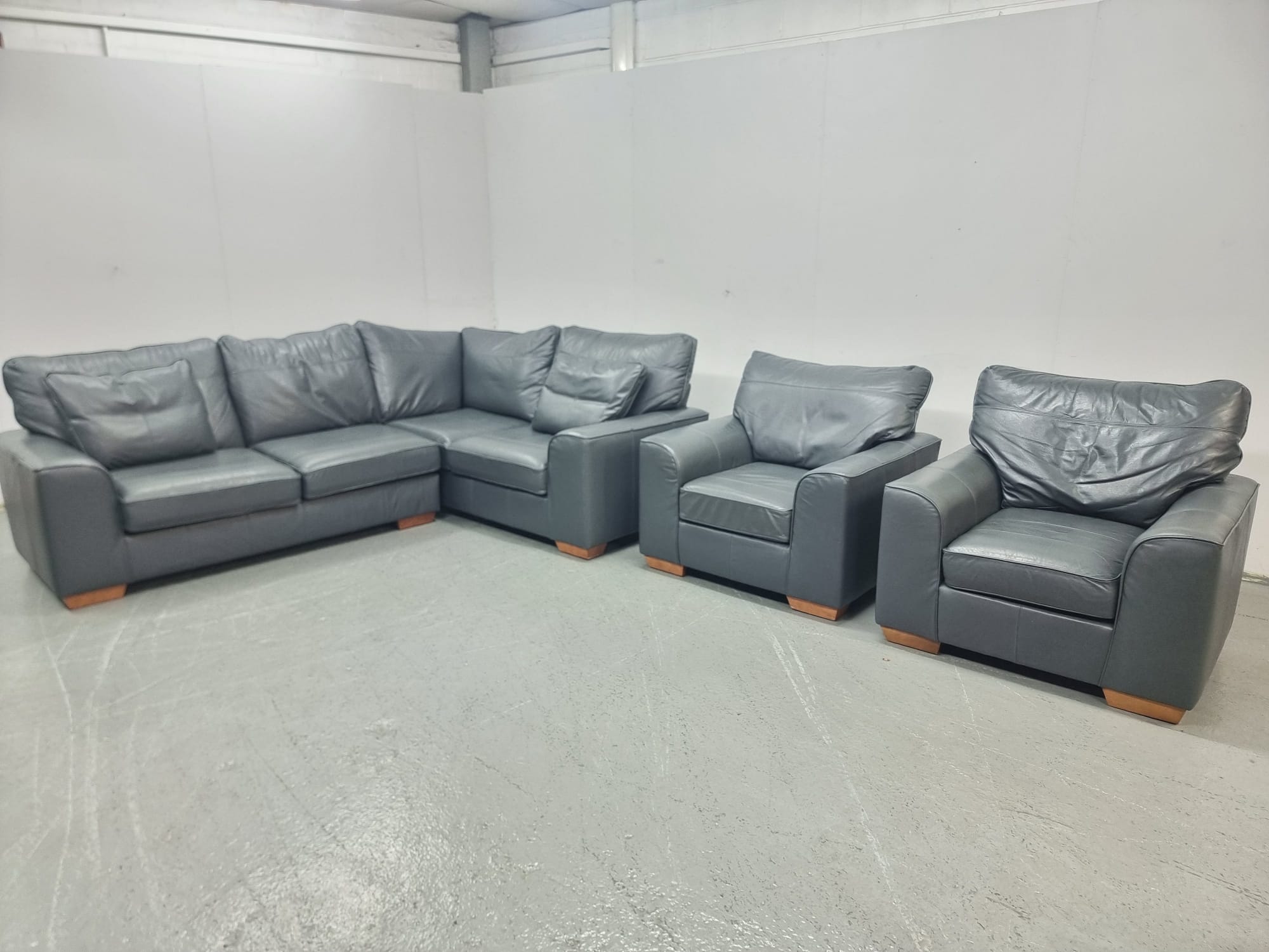 M&s sofas and chairs store