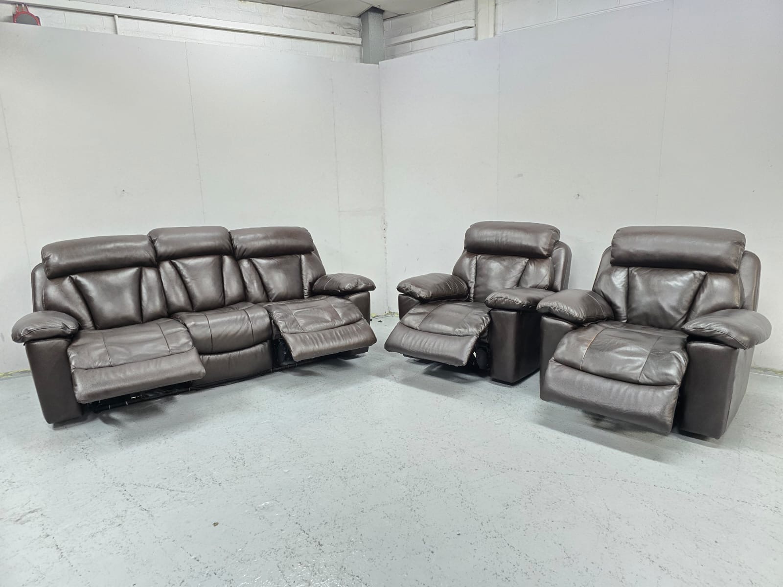 Dfs Supreme Brown Leather 3 Piece Suite Electric Recliner Sofa and Chairs